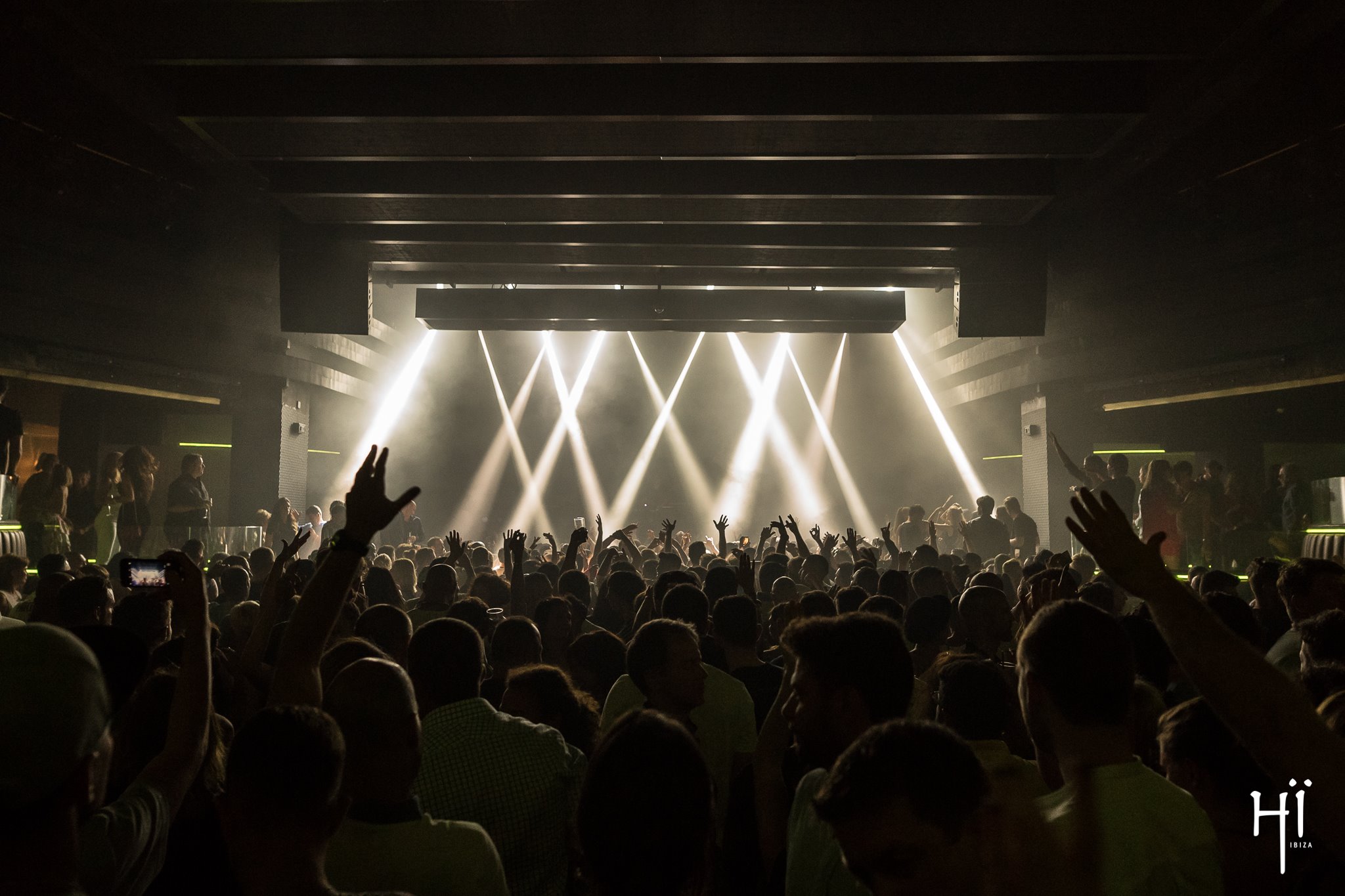 “In the dark” … the opening party at HÏ IBIZA! | Ibiza by night